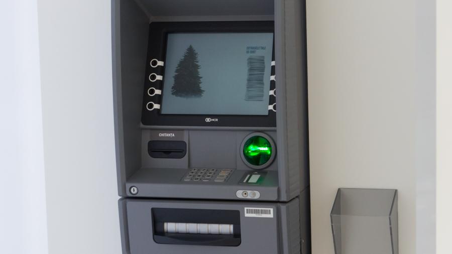 Cum recuperez banii blocați în bancomat? - FinRadar